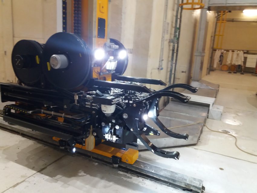 A bespoken robot for a challenging decommissioning